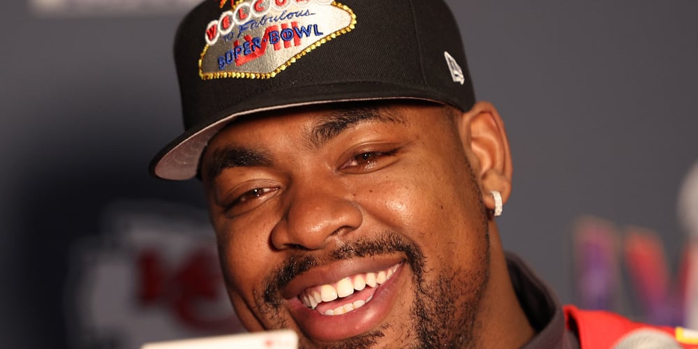 Who Is Chris Jones Dating? Meet Girlfriend Sheawna Weathersby & Their 2 ...