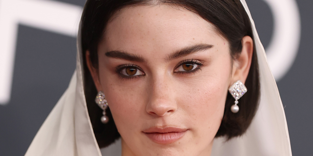 Gracie Abrams Looks Like a Chanel Goddess at Grammys 2025 | 2025 Grammys, Gracie Abrams, Grammys ...