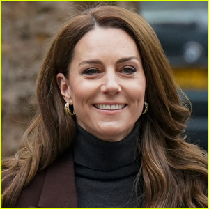 Kate Middleton Joins Schoolchildren on Field Trip to National Portrait ...