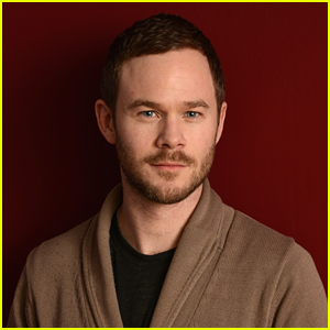 Ginny & Georgia’s Aaron Ashmore & Wife Zoe Kate Quietly Separated ...