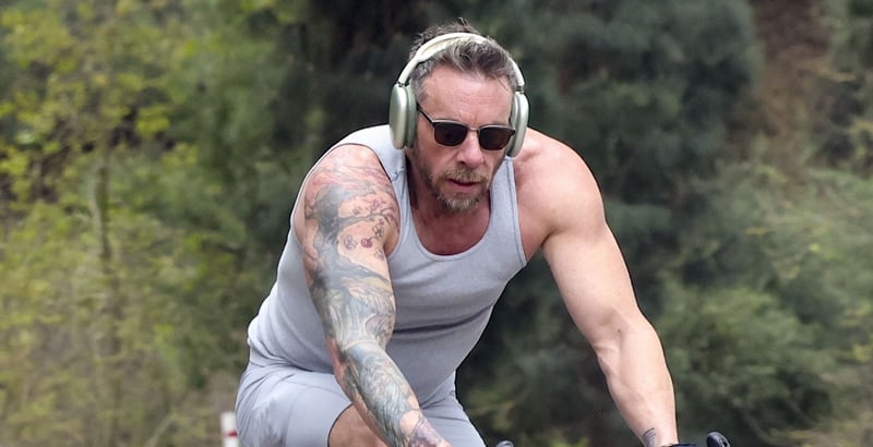 Dax Shepard Looks Fit in Spandex Workout Outfit During an L.A. Bike ...