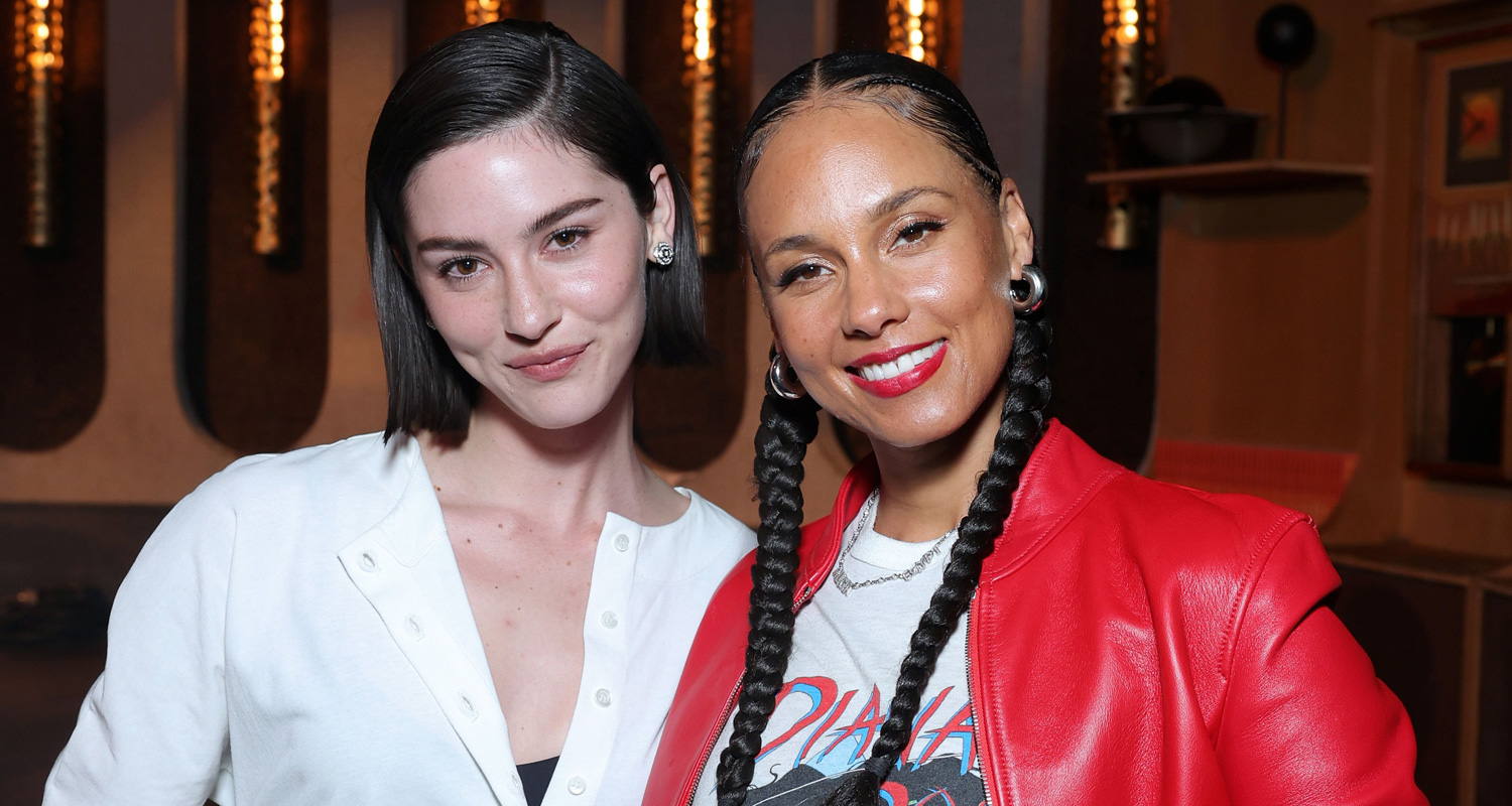 Alicia Keys Honors Gracie Abrams at Women Sharing the Spotlight Event ...