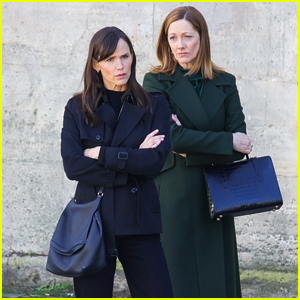 Jennifer Garner & Judy Greer Reunite on ‘The Last Thing He Told Me ...