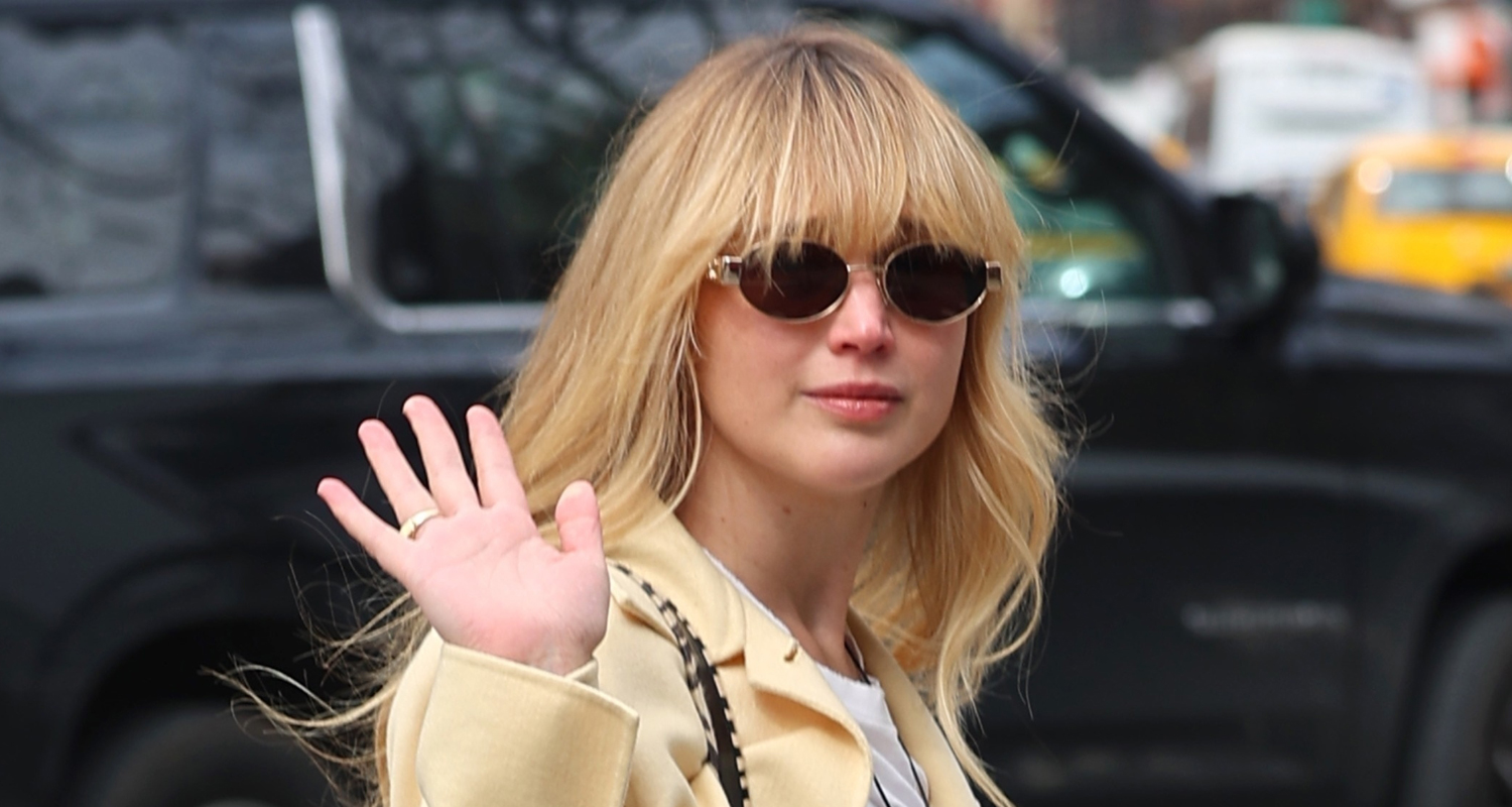 Jennifer Lawrence Wears Cute Spring Outfit for Day Out in NYC ...