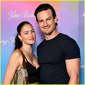 Pregnant Celebrities Celebrity News and Gossip | Entertainment, Photos ...