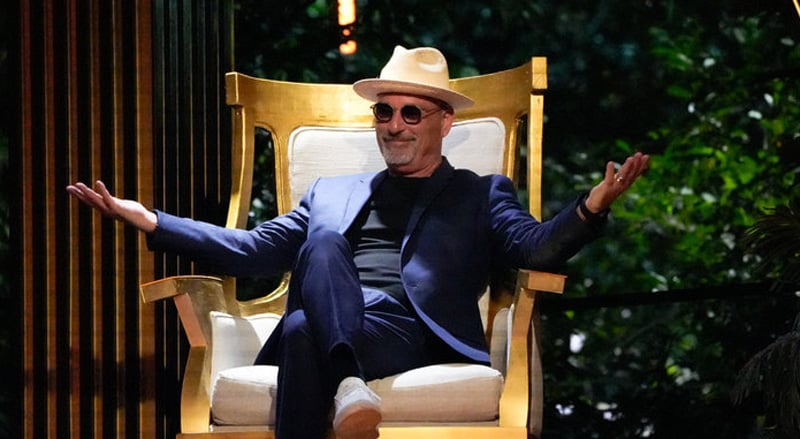 Why Howie Mandel Didn’t Return as Banker for ‘Deal or No Deal Island ...