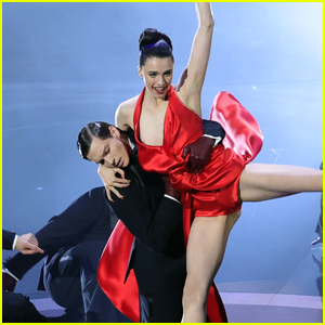 Margaret Qualley Dances During James Bond Tribute at Oscars 2025 ...