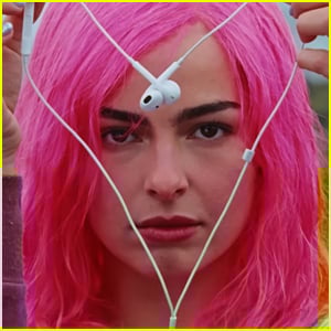 ‘Headphones On’ Lyrics: Addison Rae Drops Latest Single & Music Video ...