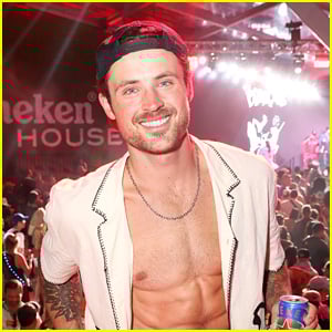 Dylan Efron Bares His Abs During Coachella Appearance! | 2025 Coachella, Coachella, Dylan Efron ...