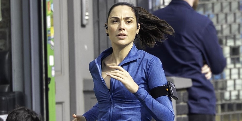 Gal Gadot Runs the Streets of London in Tracksuit While Filming ‘The ...
