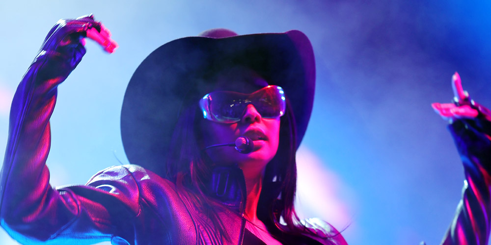 Jennie Serves Mugler Cowboy Glam During Weekend 2 Coachella Set | 2025 ...