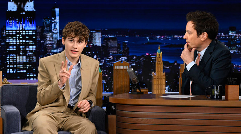 The White Lotus’ Sam Nivola Explains Why Lochlan Didn’t Wash the ...