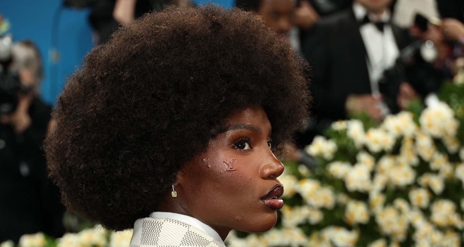 Doechii Wears Louis Vuitton Stamp On Her Cheek at First Met Gala 2024 ...