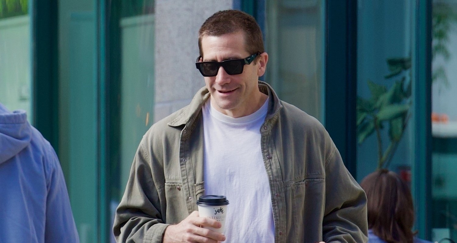 Jake Gyllenhaal Grabs Coffee While Out Walking His Dog in NYC | Jake ...