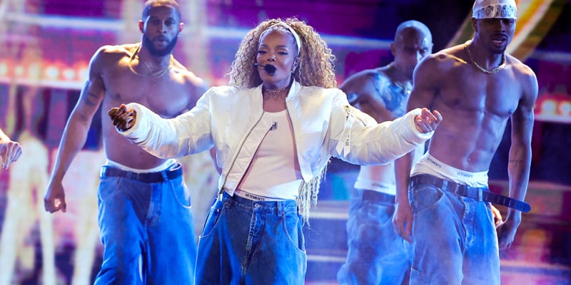 Janet Jackson Gives First TV Performance in 7 Years, Performs Medley at ...