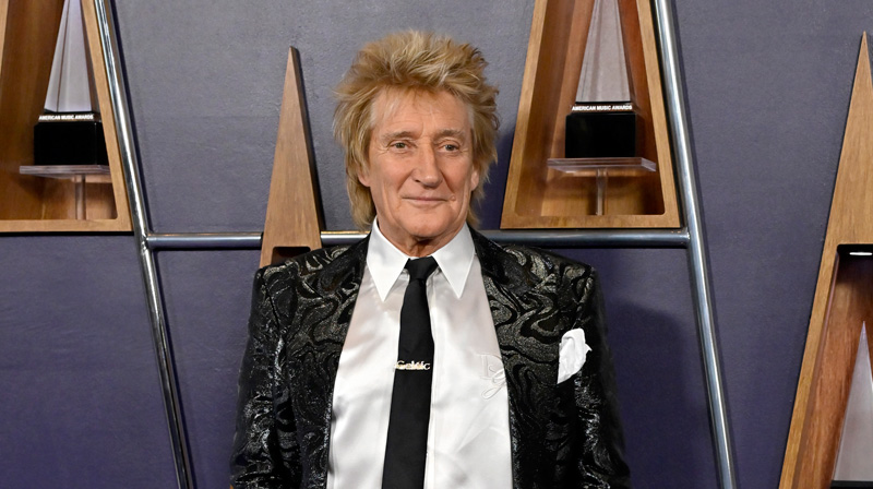 Rod Stewart Attends AMAs 2025 Sans Wife Penny Lancaster to Accept Lifetime Achievement Award ...