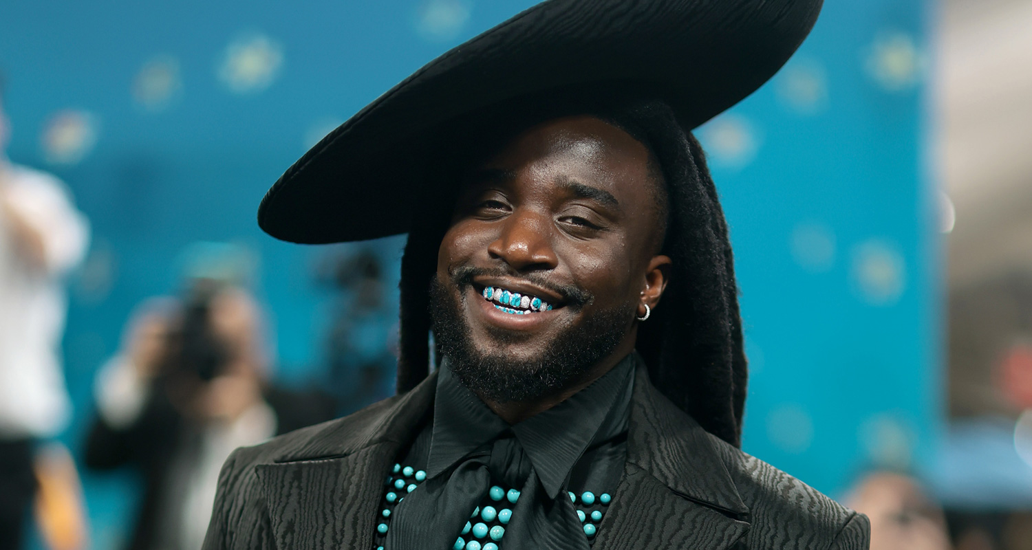 Shaboozey Matches His Grillz to His Outfit at Met Gala Debut | 2025 Met ...