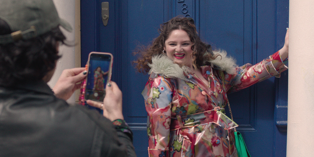 Lena Dunham Netflix Show ‘Too Much’ First Look & Cast – Meg Stalter ...