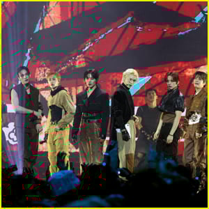 Did Jason Derulo Fall Down the Stairs at Met Gala 2025? | 2025 Met Gala ...