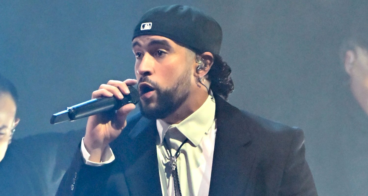 Bad Bunny Kicks Off Historic ‘No Me Quiero Ir De Aquí’ Residency in Puerto Rico, Set List ...