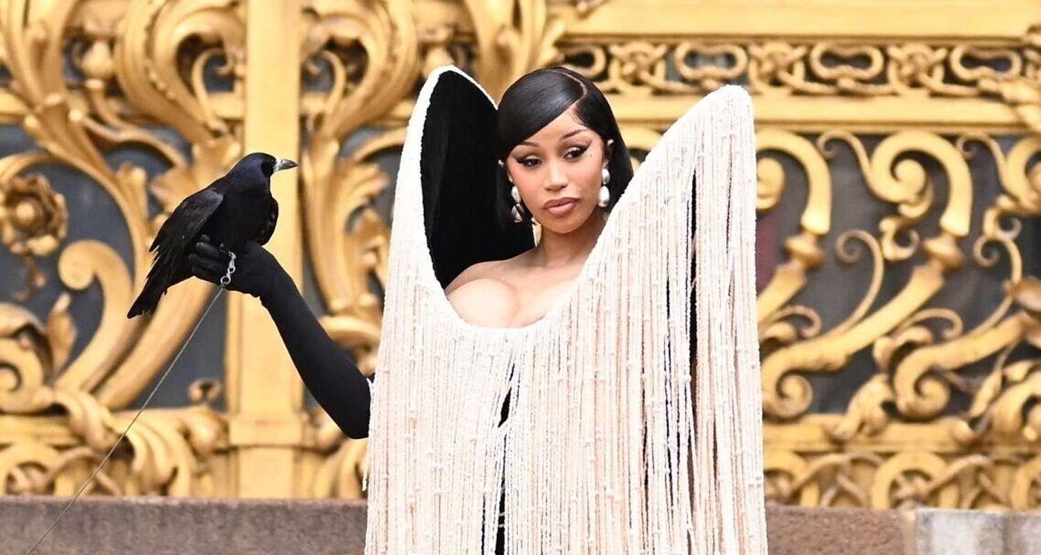 Cardi B Poses With Live Crow Outside Schiaparelli Fashion Show | Cardi ...