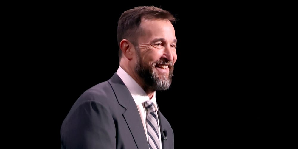 Noah Wyle’s Reaction to Hollywood Walk of Fame Star Caught on Camera By ‘The Pitt’ Cast & Crew ...