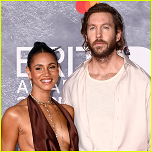 Scarlett Johansson Celebrity News and Gossip | Entertainment, Photos ...