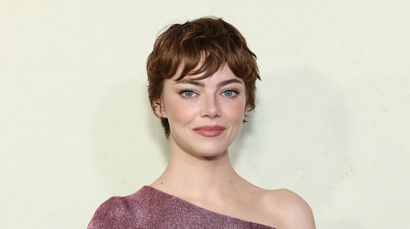 Emma Stone Makes Rare Comments About Daughter Louise & What Motherhood ...