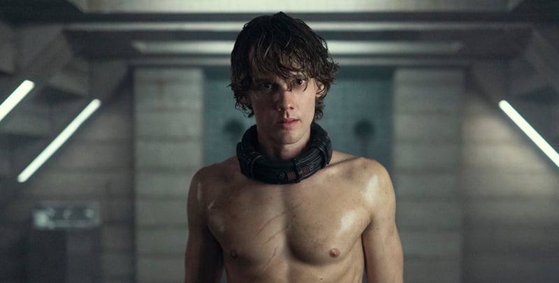 Hunter Doohan’s Fully Shirtless Performance in ‘Wednesday’ Season 2 Is Leading to Many Thirst ...