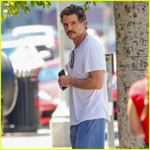 Pedro Pascal Runs Errands in L.A. Following Morning Workout | Pedro ...