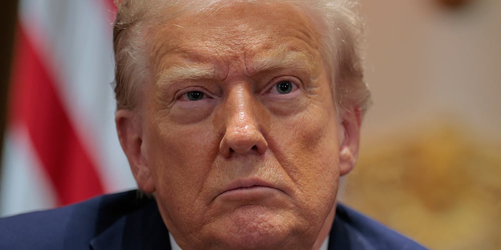 Donald Trump’s Alleged Birthday Note to Jeffrey Epstein Revealed By ...