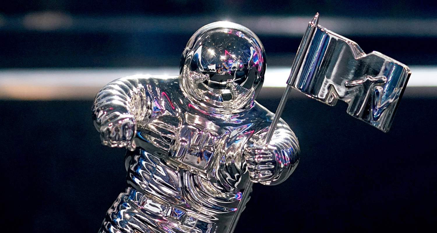 Why Moonman Is No Longer the Correct Term for VMAs Award & When It ...