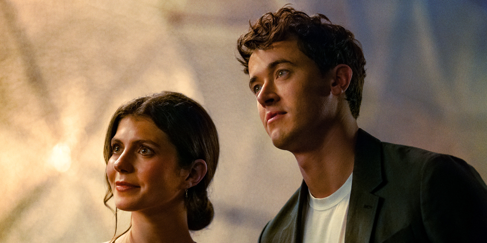 ‘People We Meet on Vacation’ Teaser Trailer Displays Tom Blyth & Emily Bader’s Chemistry as Alex ...