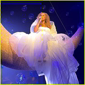 Leona Lewis Dazzles in Las Vegas Holiday Residency ‘A Starry Night ...