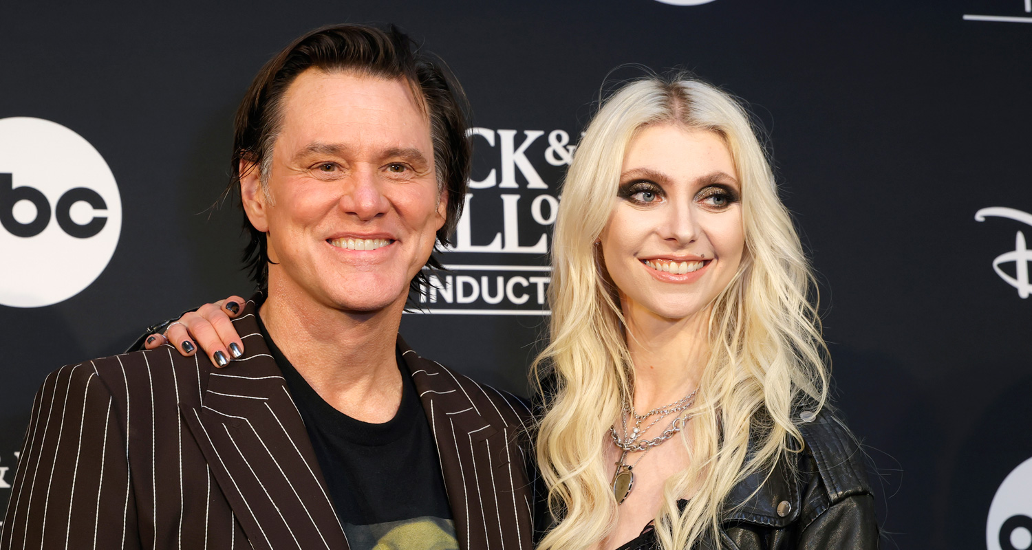 Jim Carrey & Taylor Momsen Reunite For First Time Since Filming ‘How ...