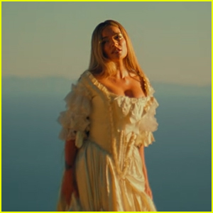 ‘Única’ Lyrics, Translation & Song Meaning: Karol G & Tainy Team Up for ...