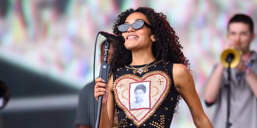 ‘So Easy (To Fall In Love)’ Lyrics & Meaning: Olivia Dean Conquers ...