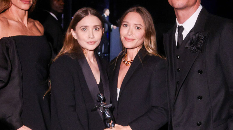 Mary-Kate & Ashley Olsen Wear Matching Outfits While Accepting Award in ...