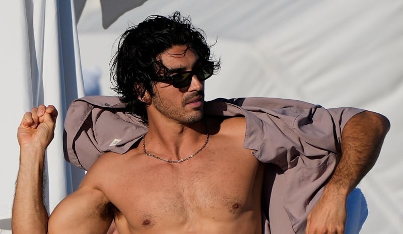 Taylor Zakhar Perez Spotted Going Shirtless for Miami Beach Day! | Shirtless, Taylor Zakhar ...