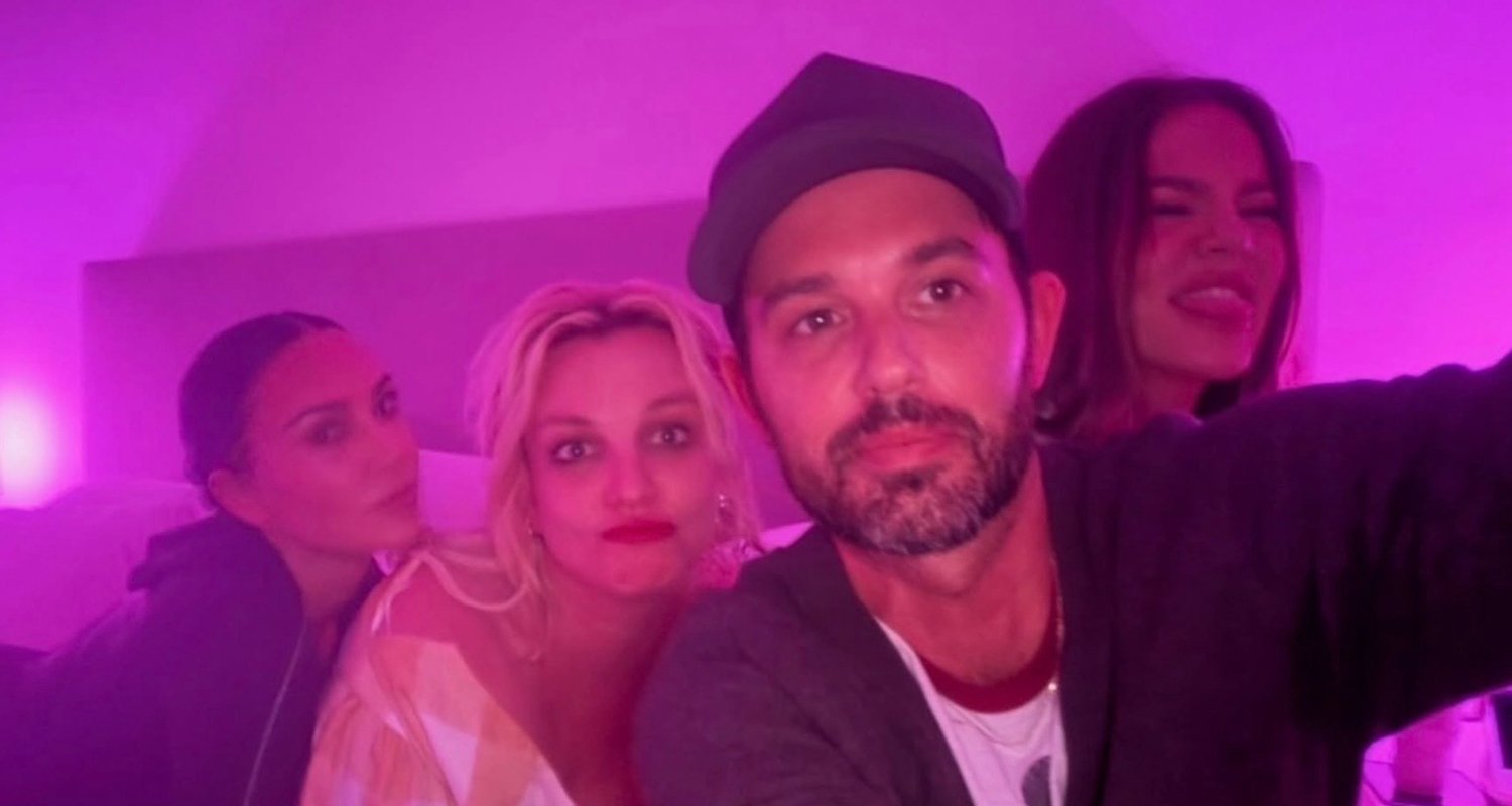 Britney Spears Has Fun Sleepover with Kim & Khloe Kardashian! | Britney ...