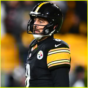 Aaron Rodgers Curses, Abruptly Ends NFL Press Conference After Playoff ...