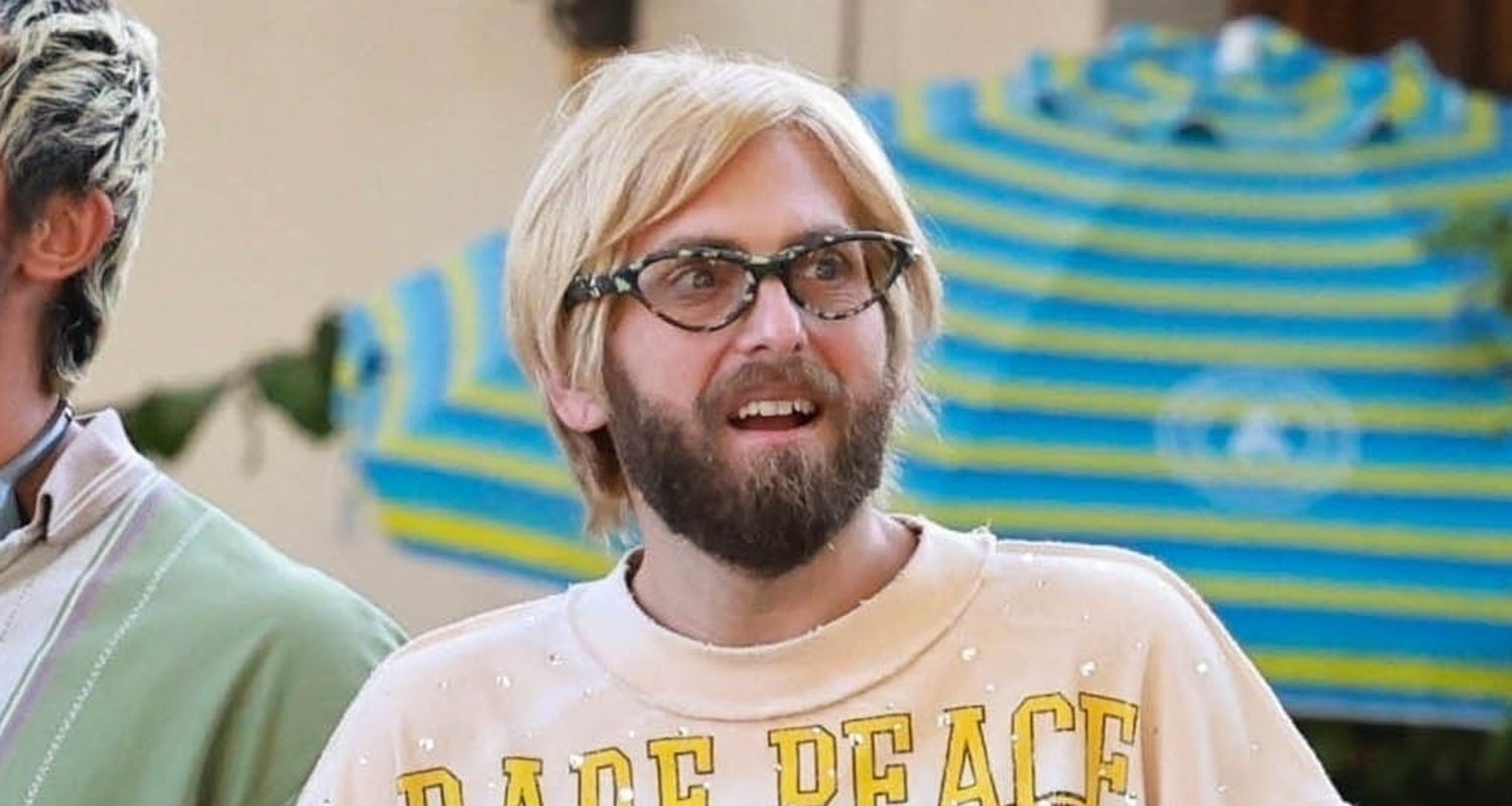 Jonah Hill Nearly Unrecognizable in Blonde Wig & Bedazzled Outfit on ...
