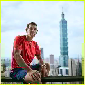 How Tall Is Taipei 101? Details Revealed for Tower Alex Honnold Is Free ...
