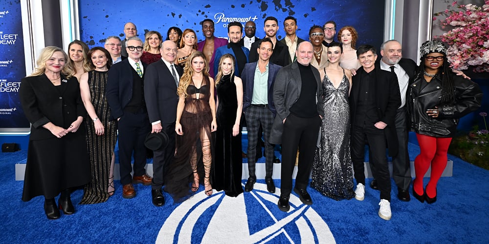 Holly Hunter & Paul Giamatti Are All Smiles at the ‘Star Trek ...